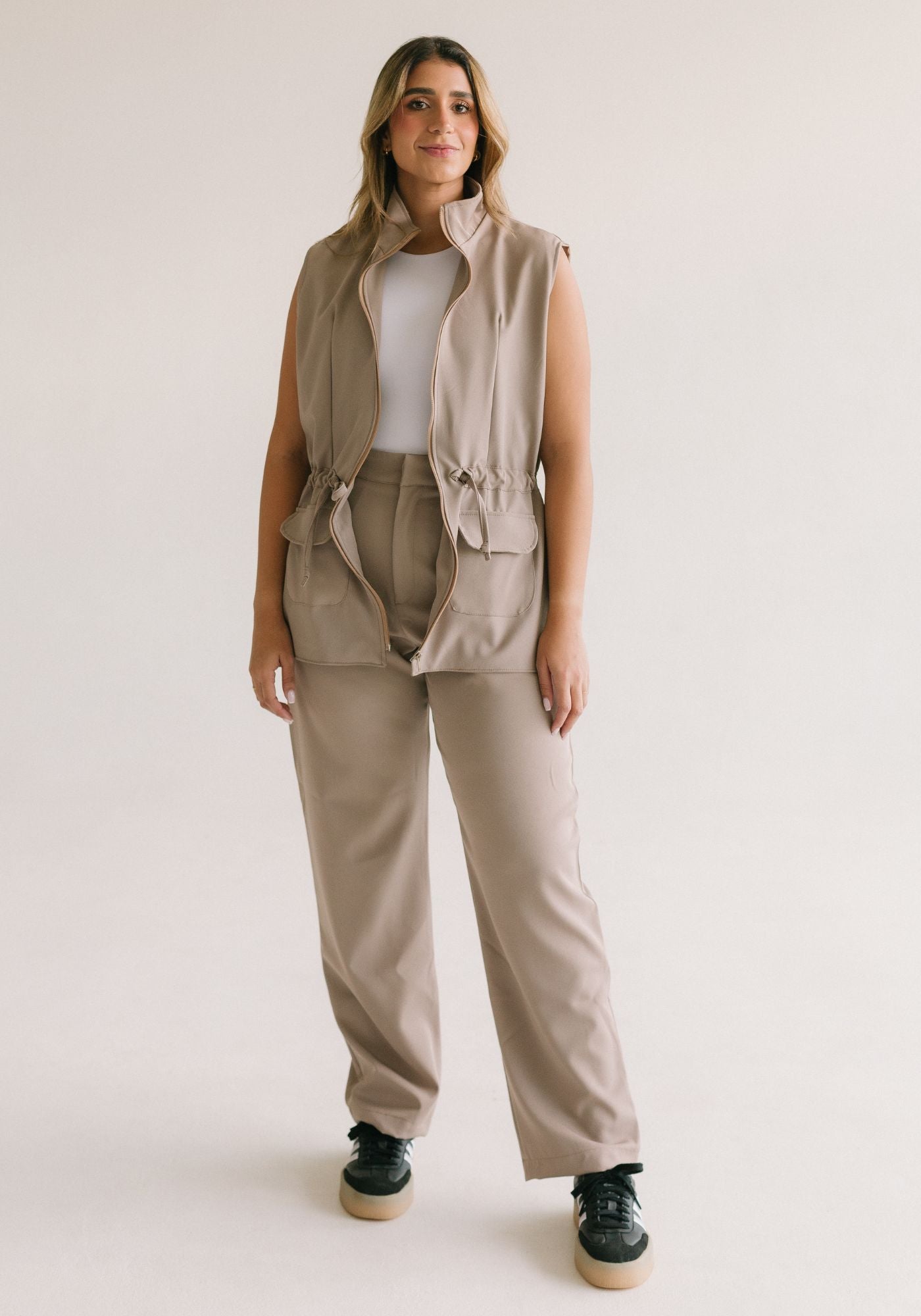Chaleco safari gris claro – ikai.clothing